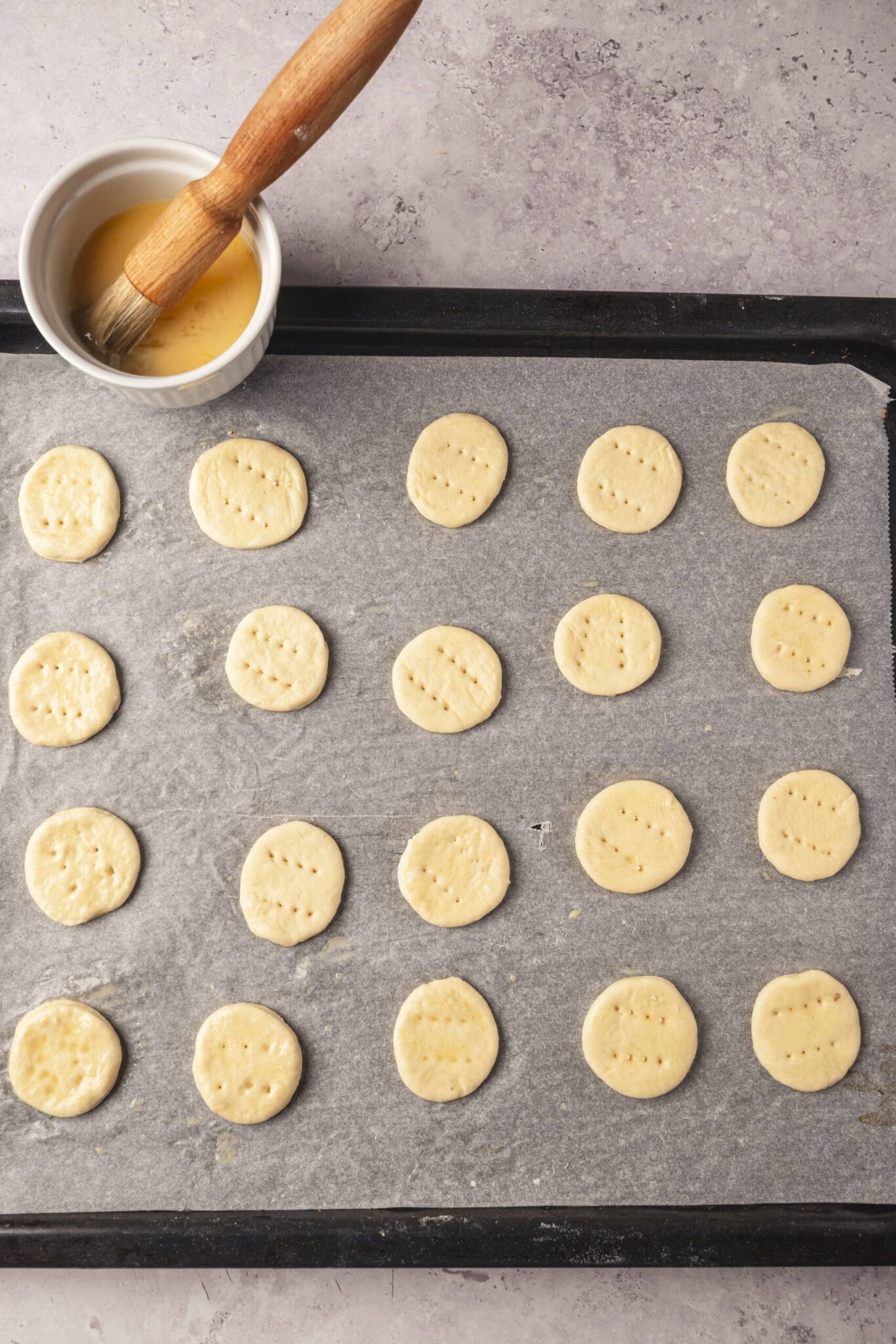 Homemade Ritz Crackers | Baked Bree