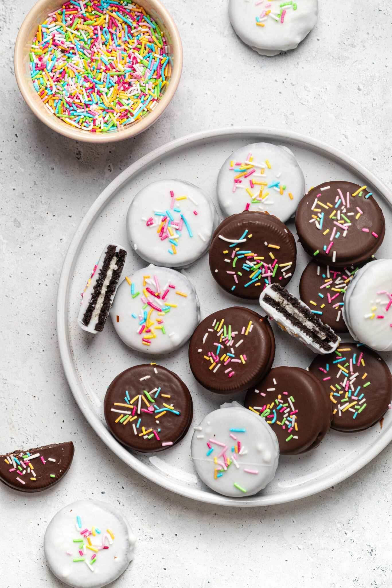 Chocolate-Dipped Oreos | Baked Bree